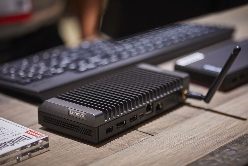 迷你電腦尺寸大突破，聯想推出體型只有0.35公升的PC主機 | iThome